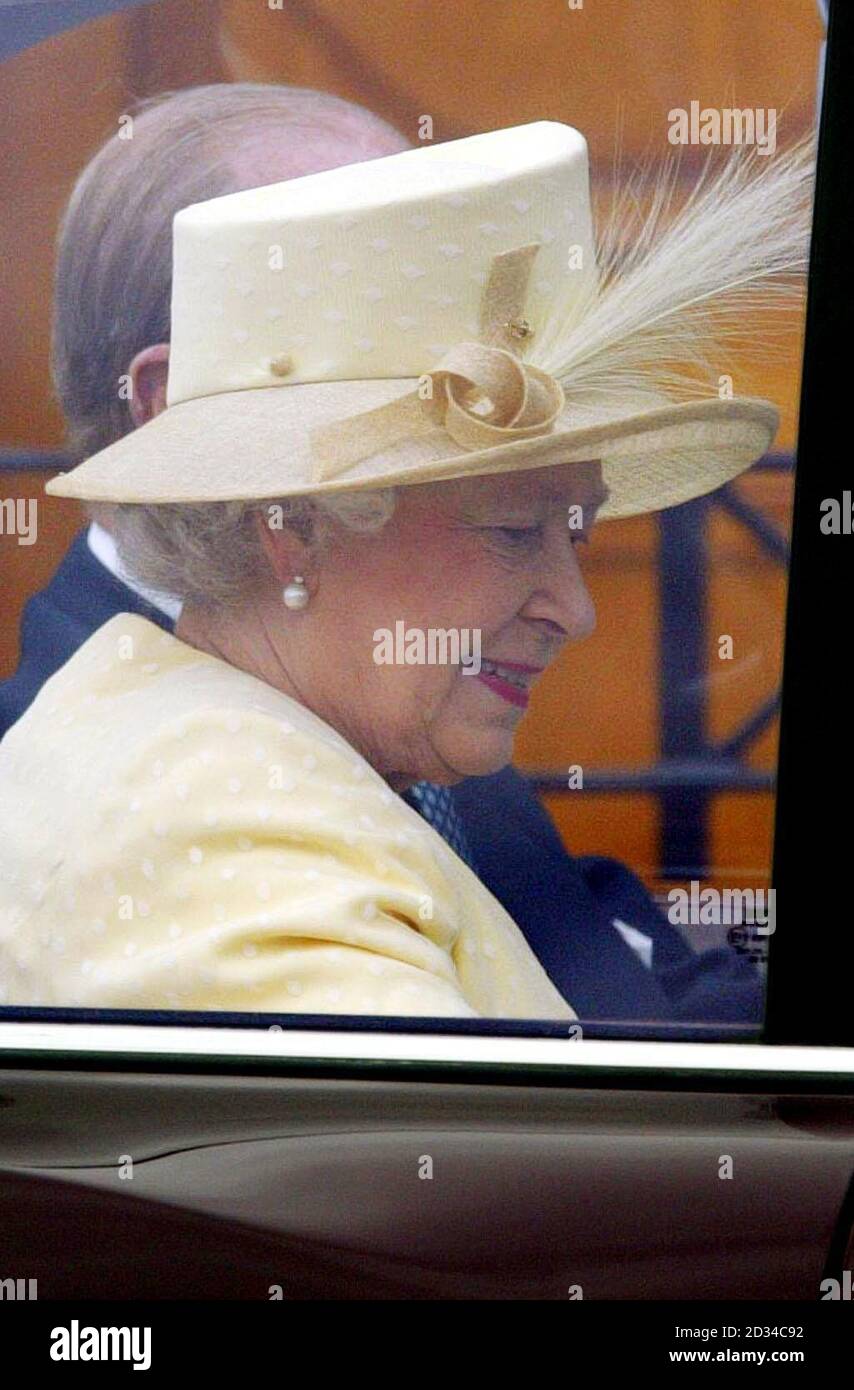 The Queen arrives ahead of the graduation ceremony for her grandson ...