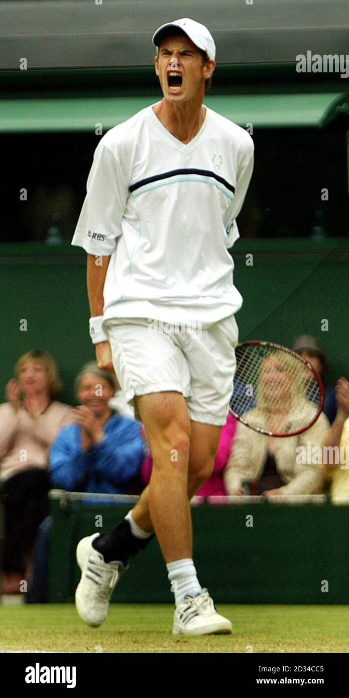 Great Britain's Andrew Murray celebrates a point against Argentina's ...