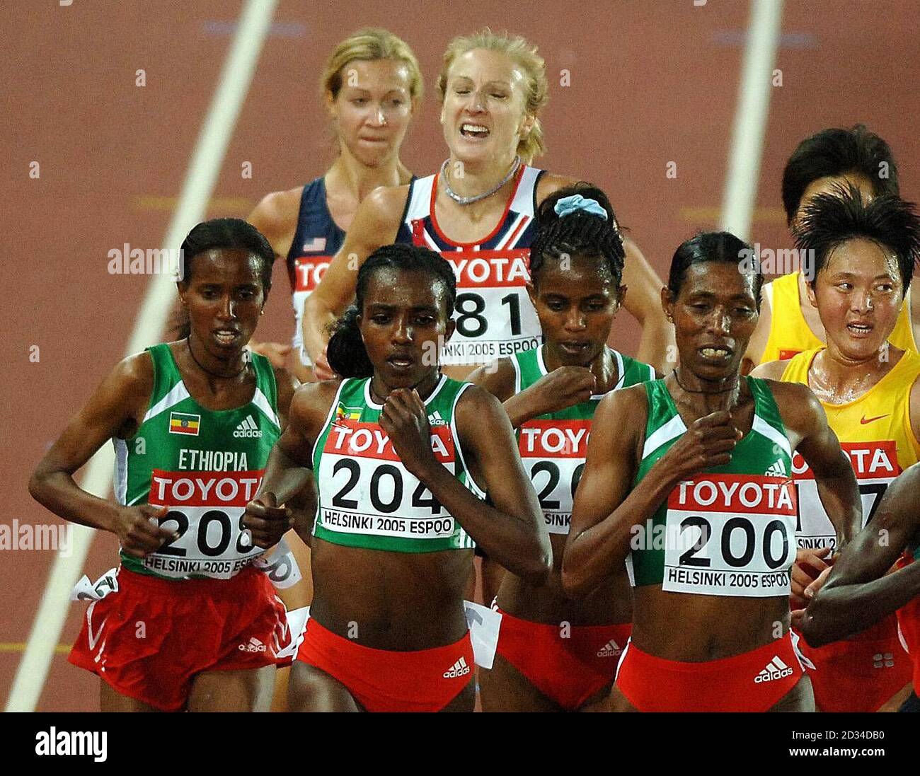 Leading pack ethiopian runners hi-res stock photography and images - Alamy