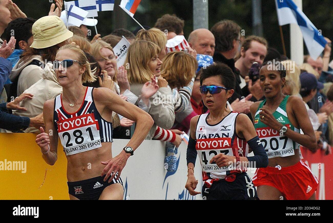 Great Britain's Paula Radcliffe leads the field in the Marathon Stock ...