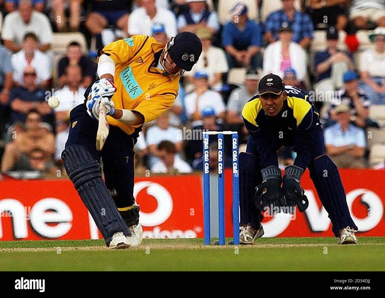 Hamphire's Shaun Ervine in action Stock Photo - Alamy