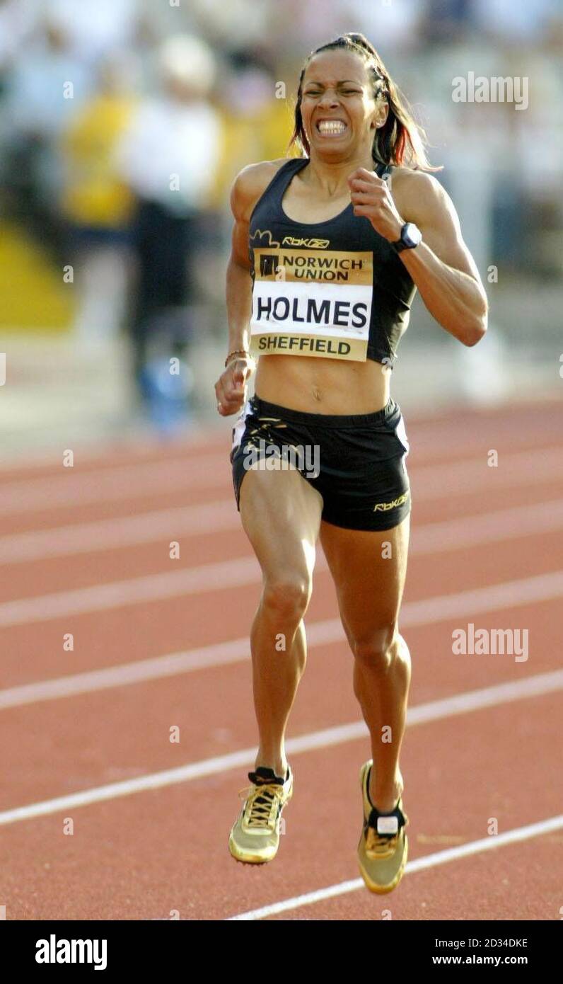 Great Britain's Kelly Holmes in the women's 800m Stock Photo - Alamy