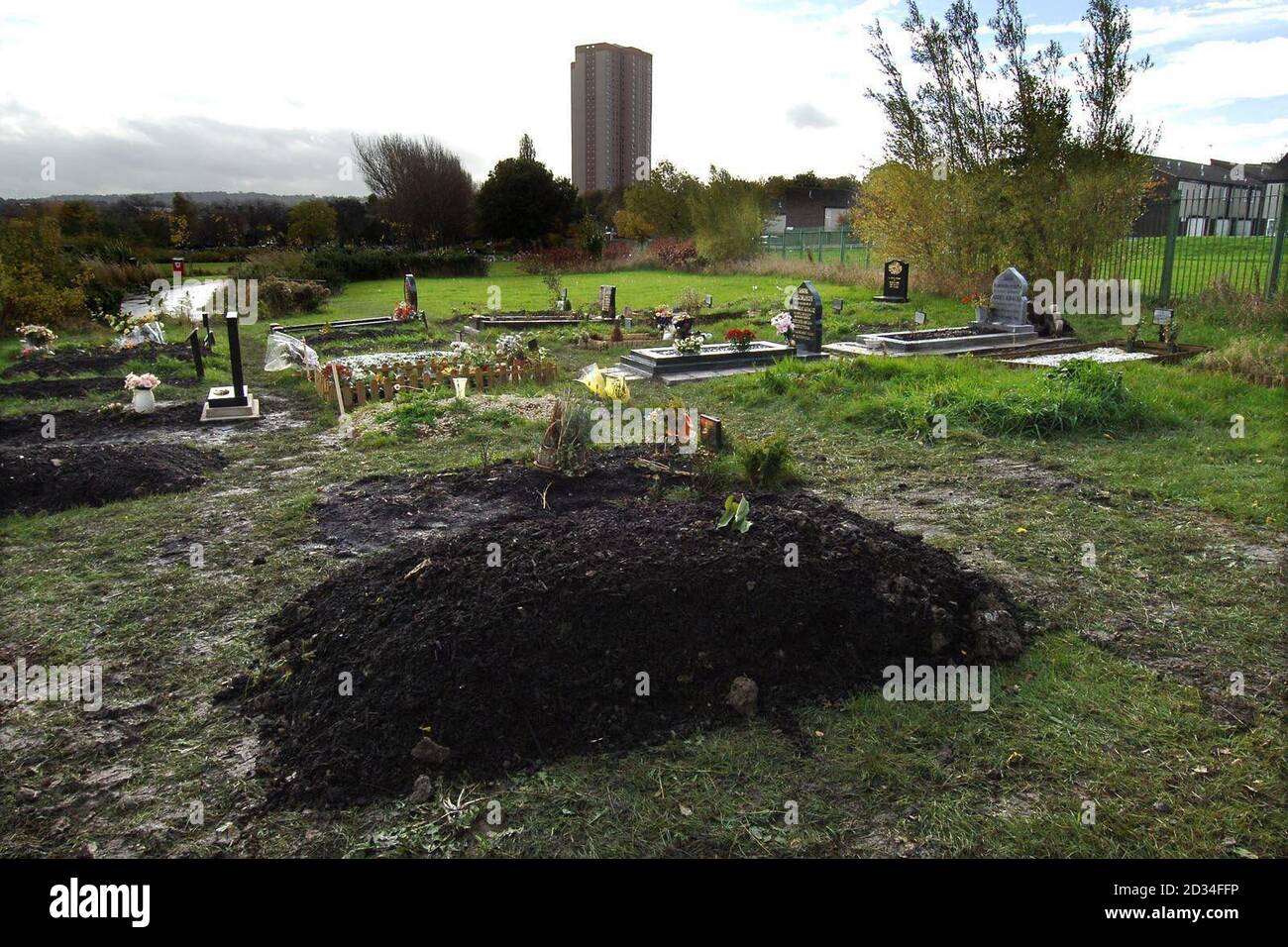 Leeds cemetery hi-res stock photography and images - Alamy