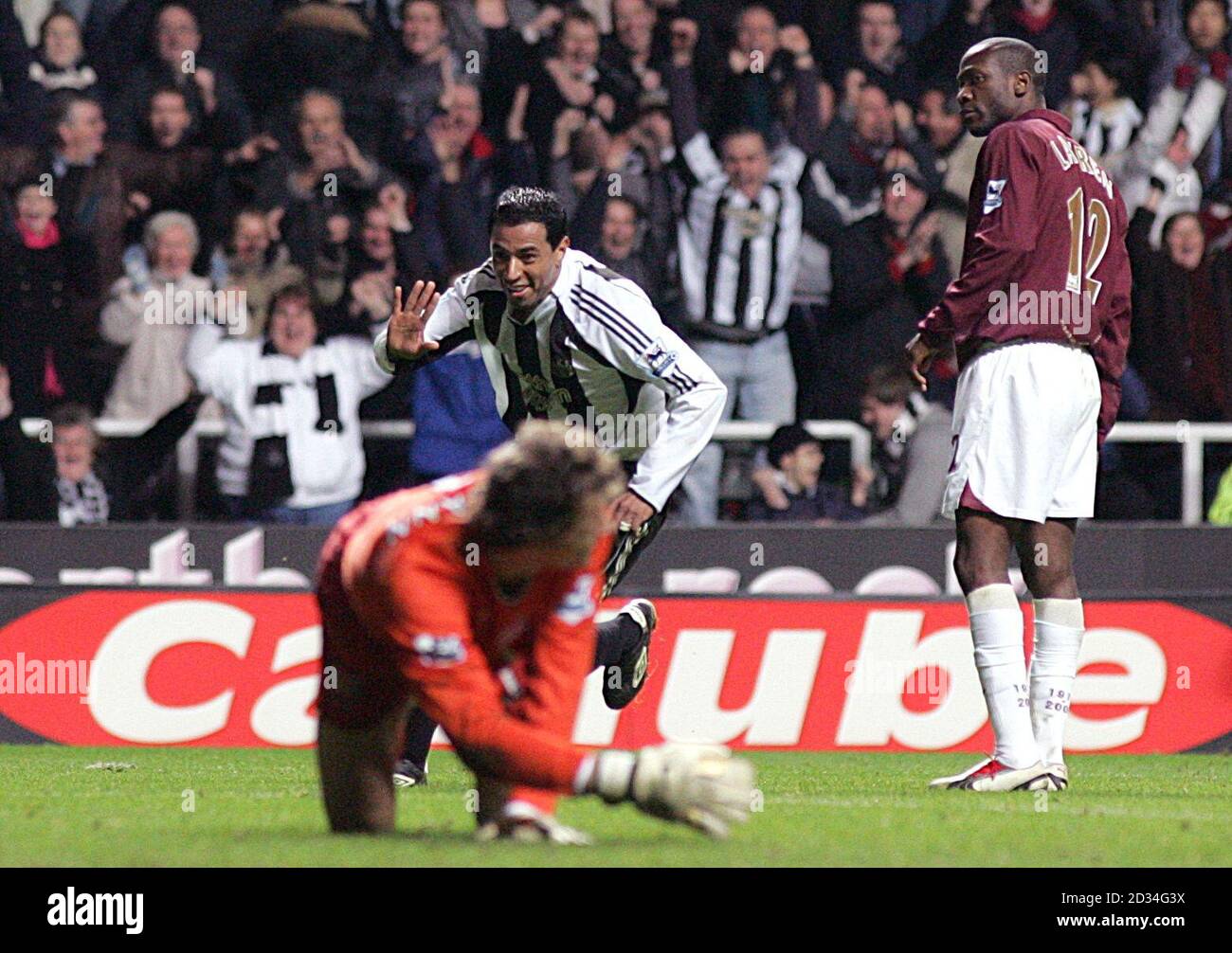 Nolberto solano newcastle hi-res stock photography and images - Alamy
