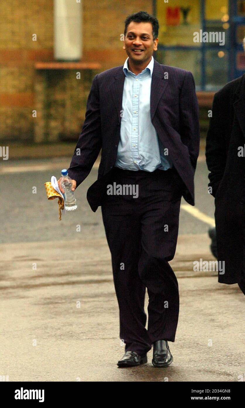 Journalist with the daily mirror who helped produce column called hi ...