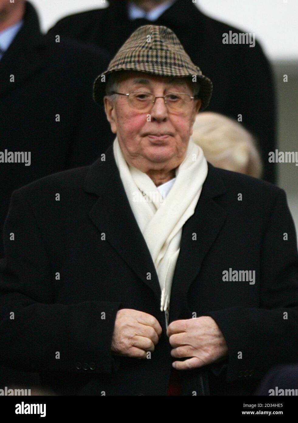Aston Villa chairman Doug Ellis Stock Photo - Alamy