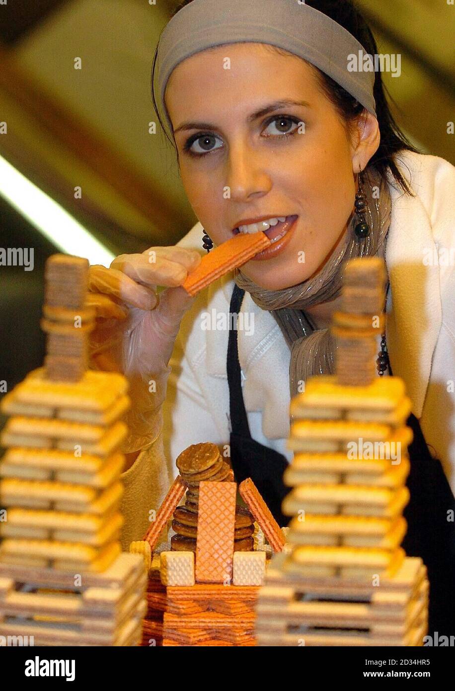 Freelance display artist katy vickers hi-res stock photography and ...