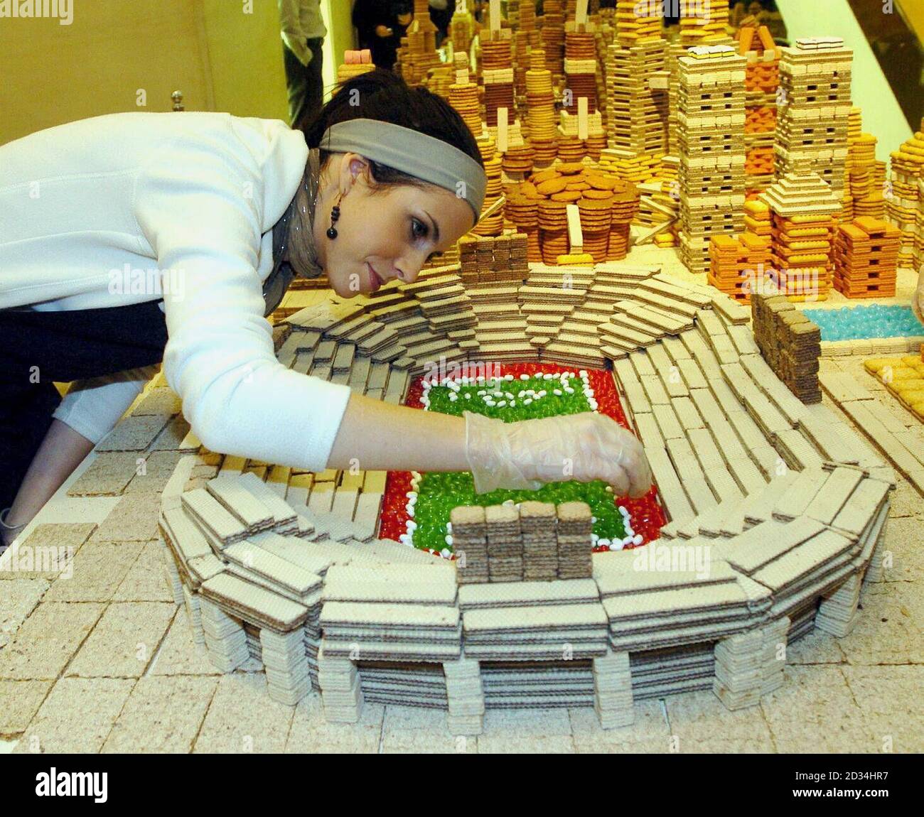 Freelance display artist katy vickers hi-res stock photography and ...