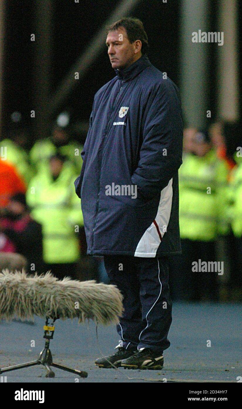 Middlesbrough manager bryan robson hi-res stock photography and images ...
