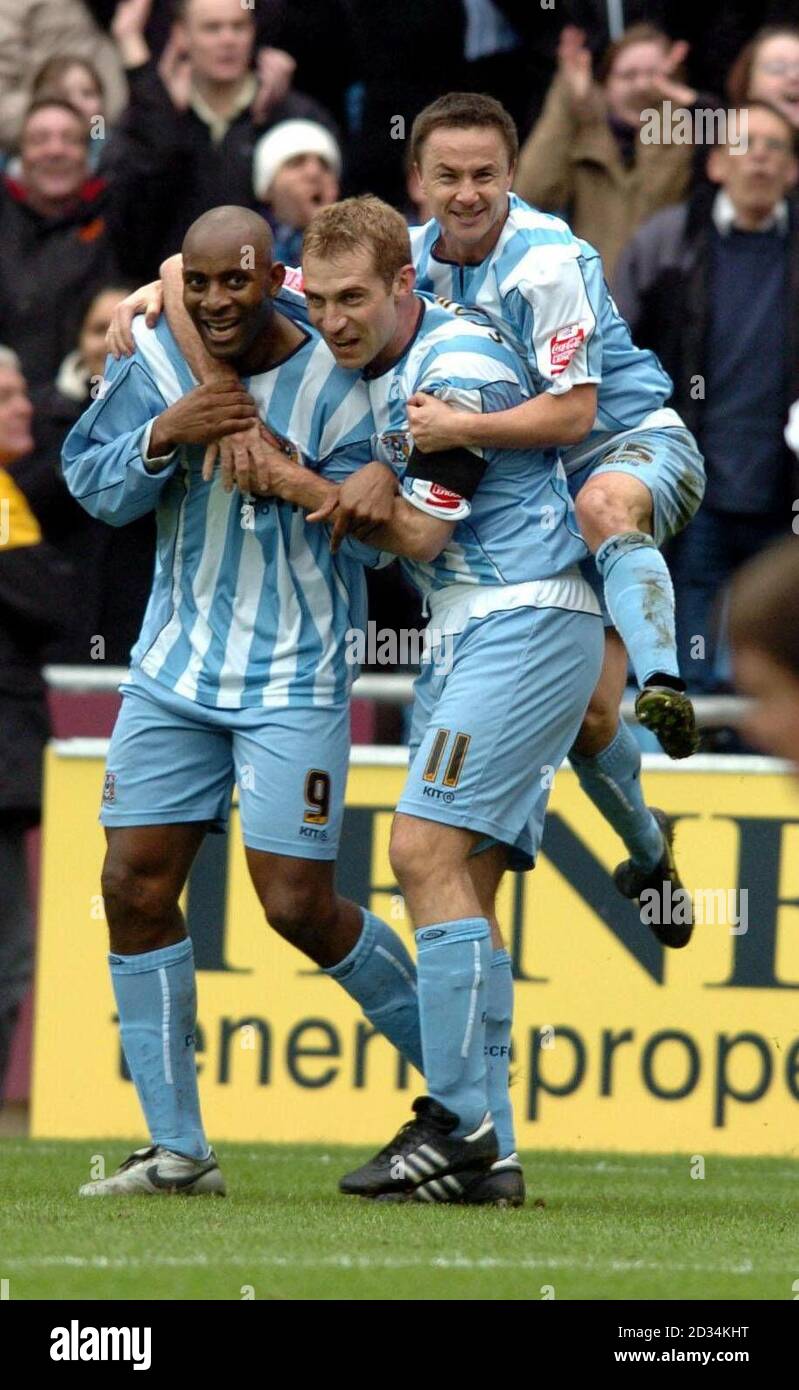 Team mates james scowcroft hi-res stock photography and images - Alamy