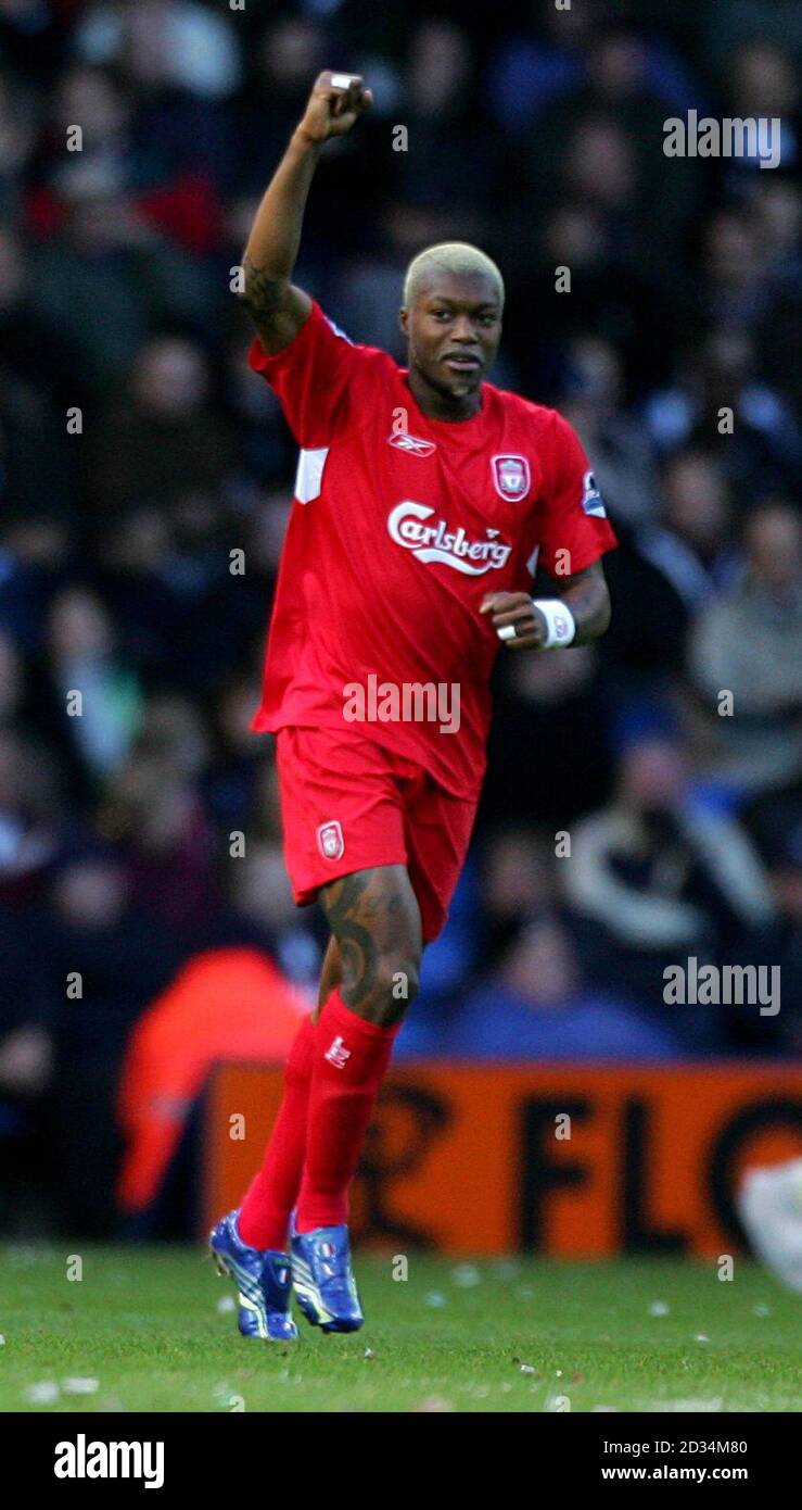 Liverpool's Djibril Cisse celebrates scoring Stock Photo - Alamy