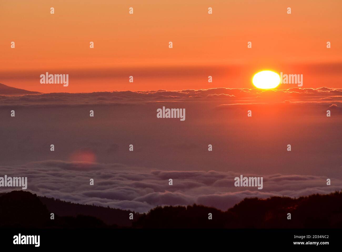 Dramatic Cloudy Suset Landscape Desert Stock Photo - Alamy