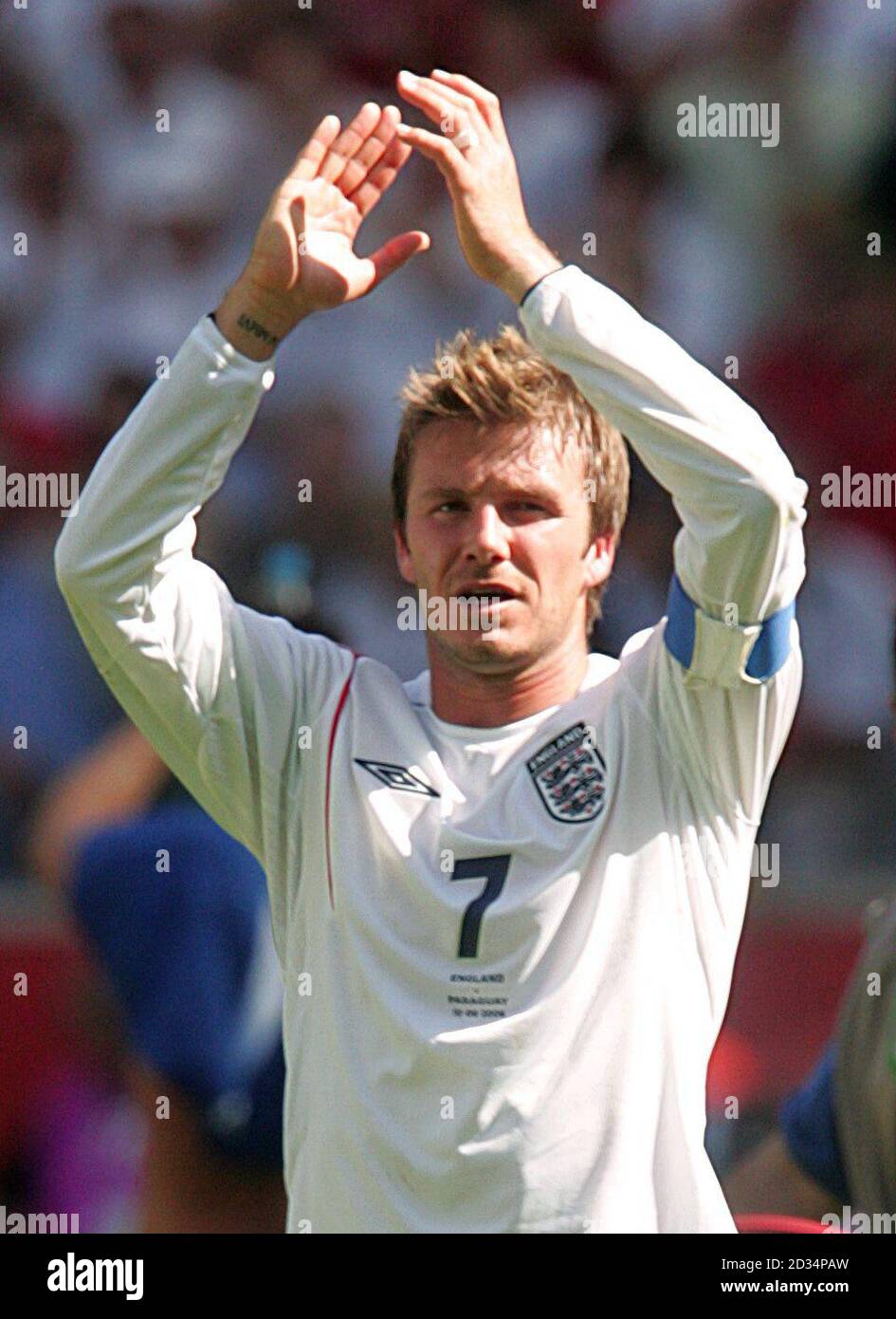 David beckham and fans hi-res stock photography and images - Alamy