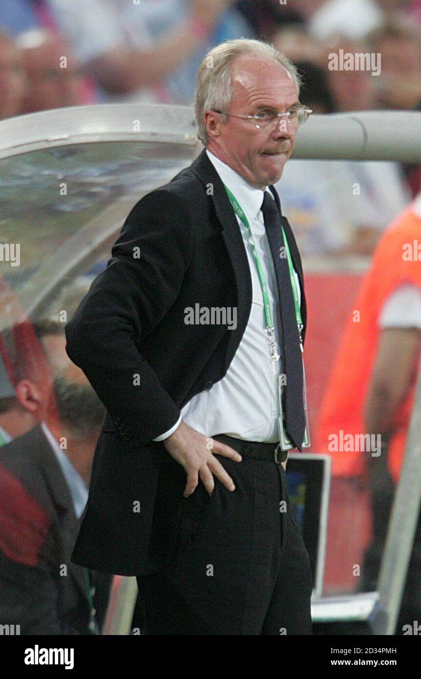 Sven Goran Eriksson, England coach Stock Photo - Alamy