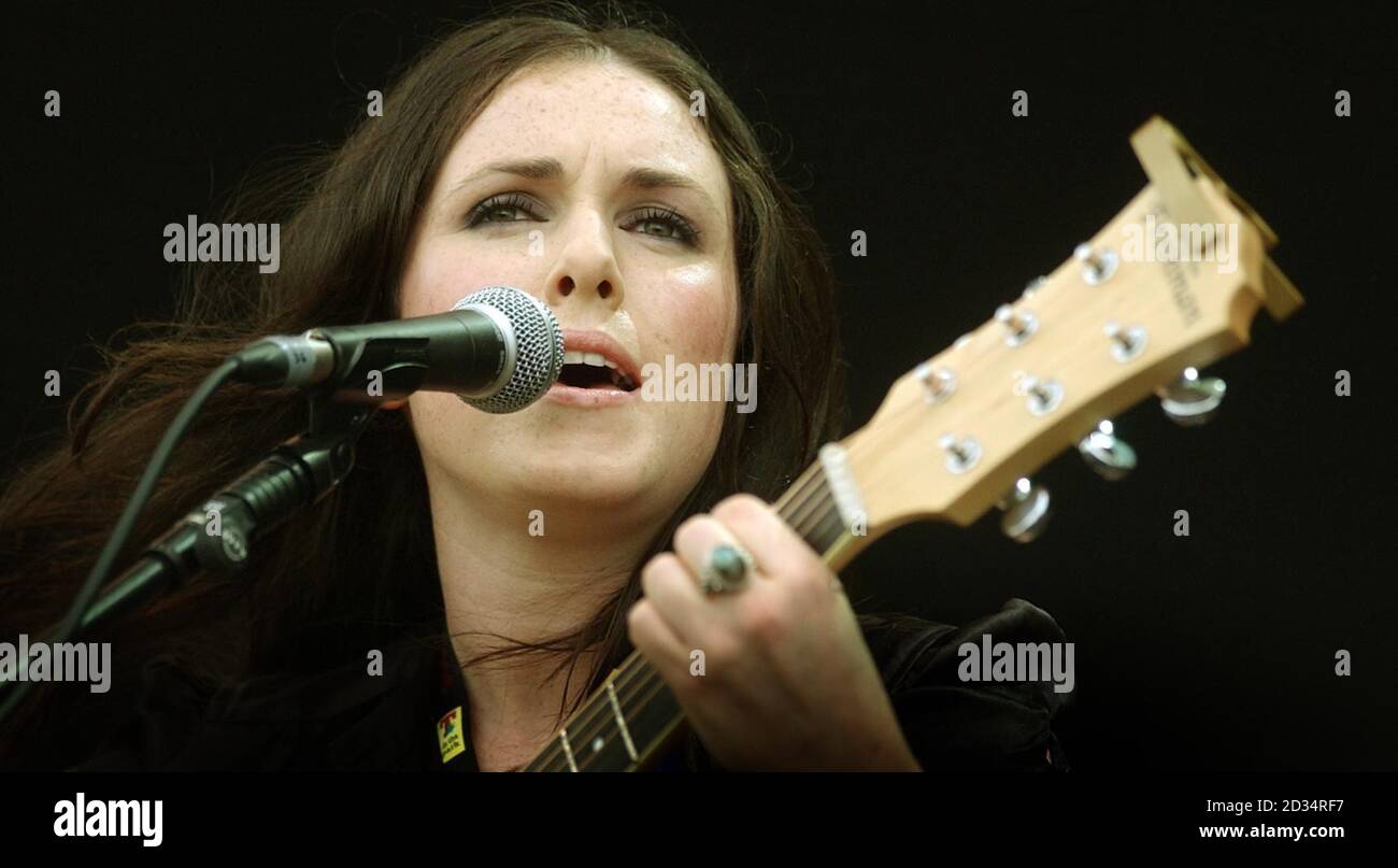 Scottish artist sandi thom playing on main stage t hi-res stock ...