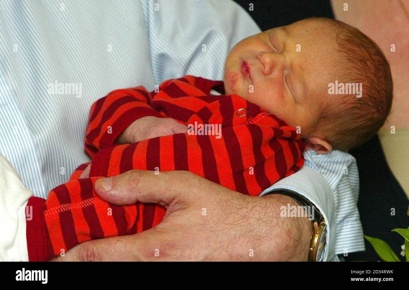 Father chancellor gordon brown hi-res stock photography and images - Alamy