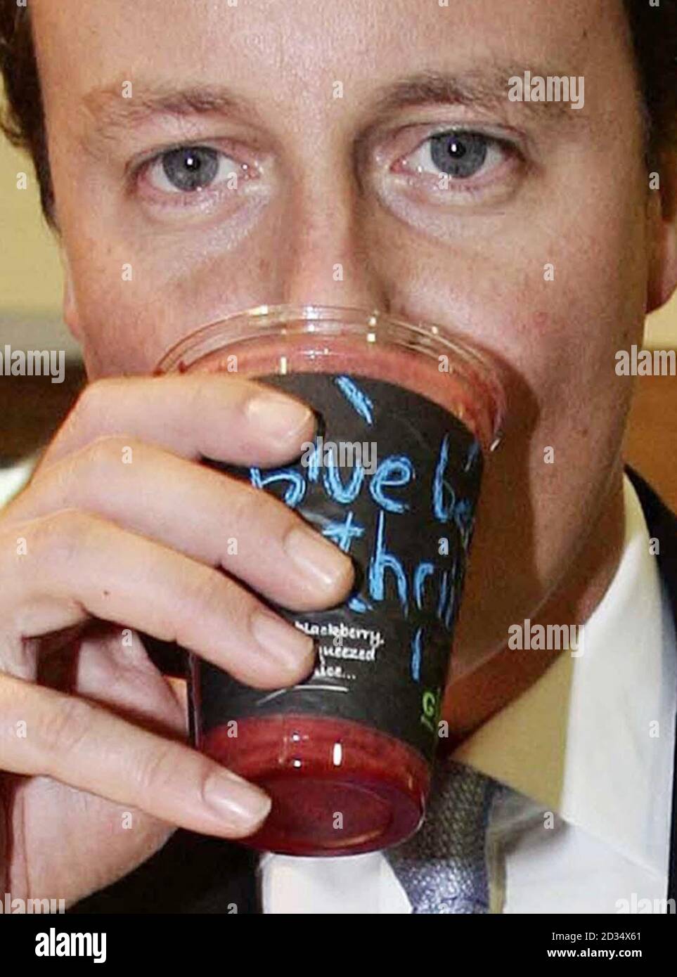 Party leader david cameron drinks hi-res stock photography and images ...