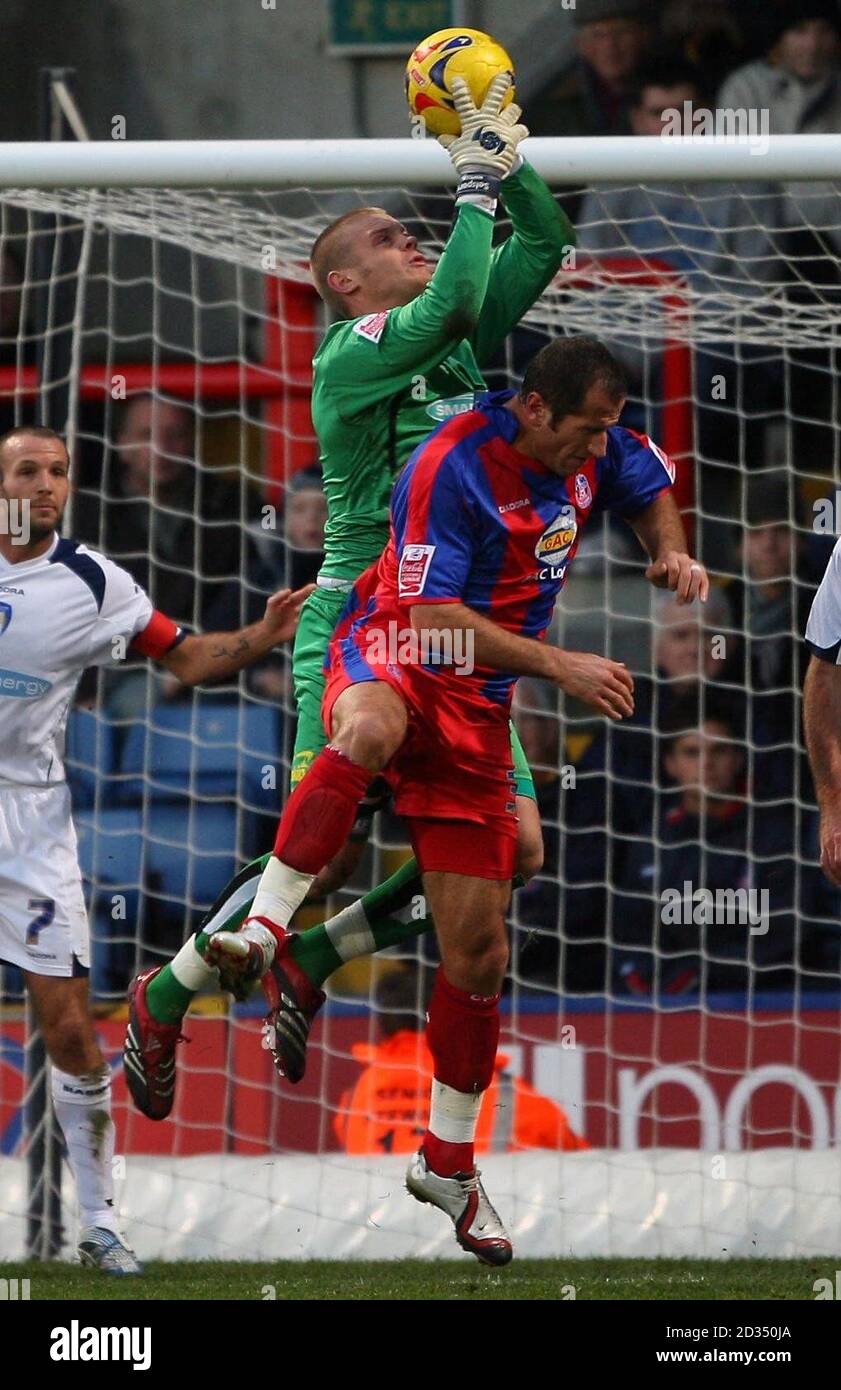 Crystal Palace's Shefki Kuqi and Colchester United goalkeeper Dean ...