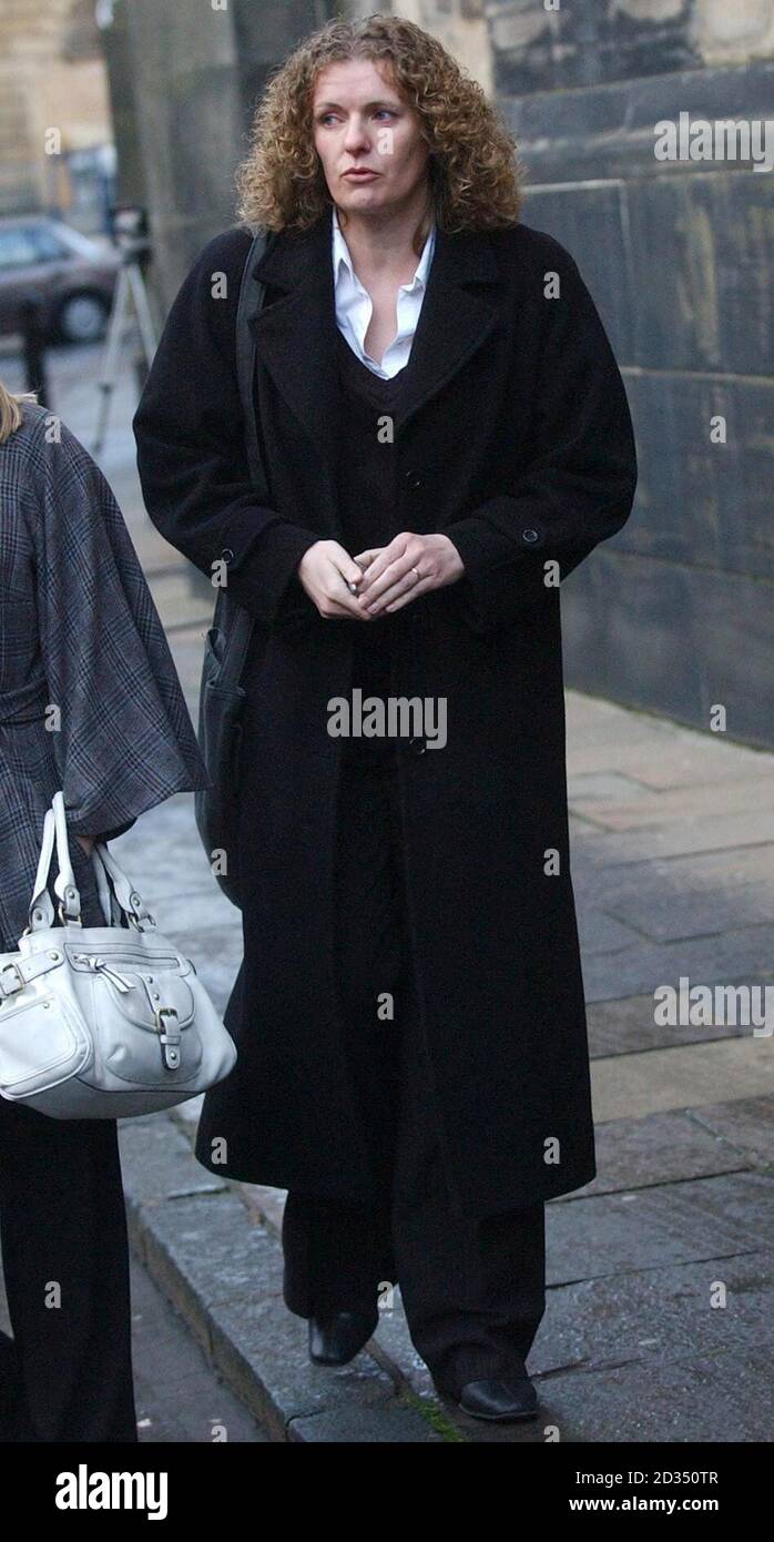 Carol Jamieson wife of murder victim Dean Jamieson leaves Edinburgh ...