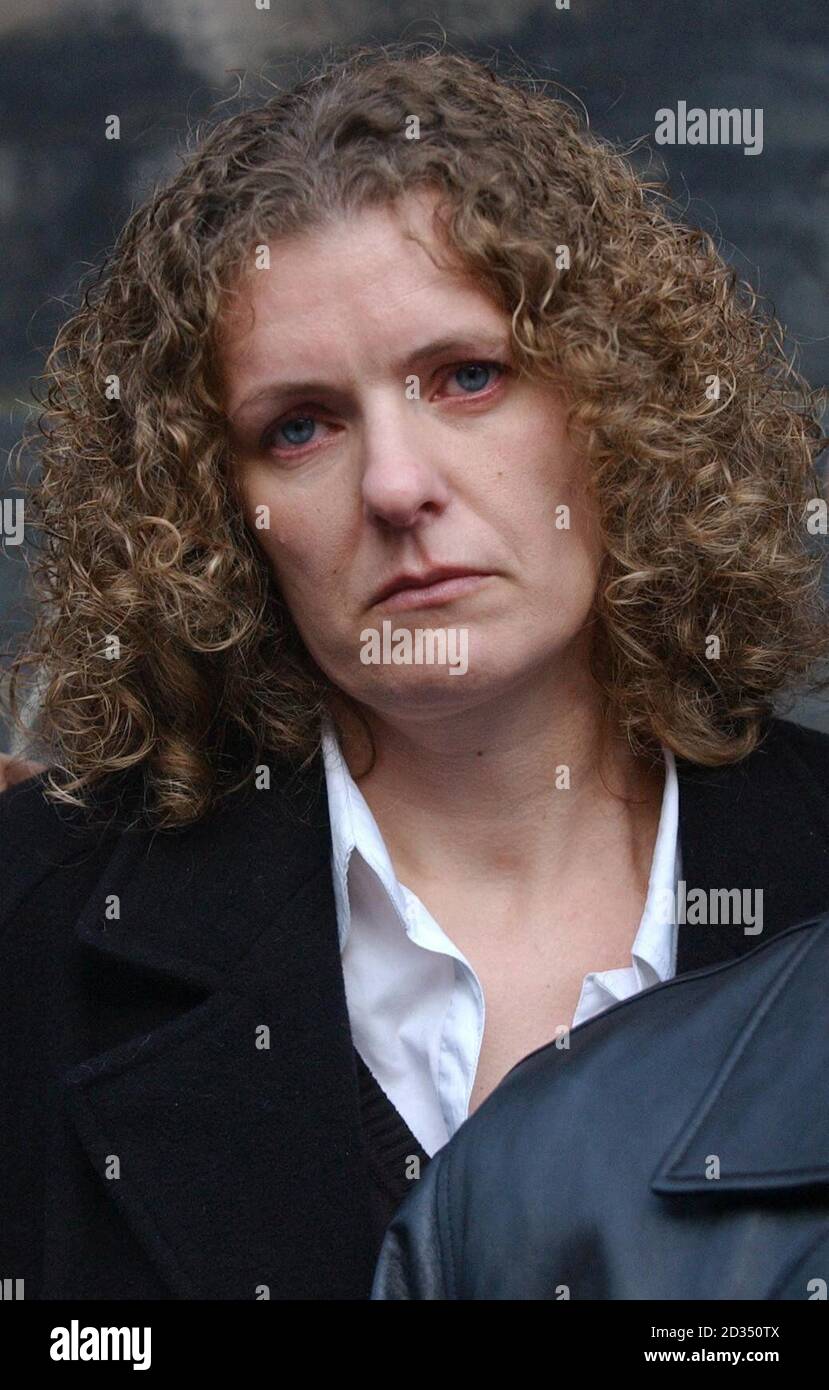 Carol Jamieson wife of murder victim Dean Jamieson leaves Edinburgh ...