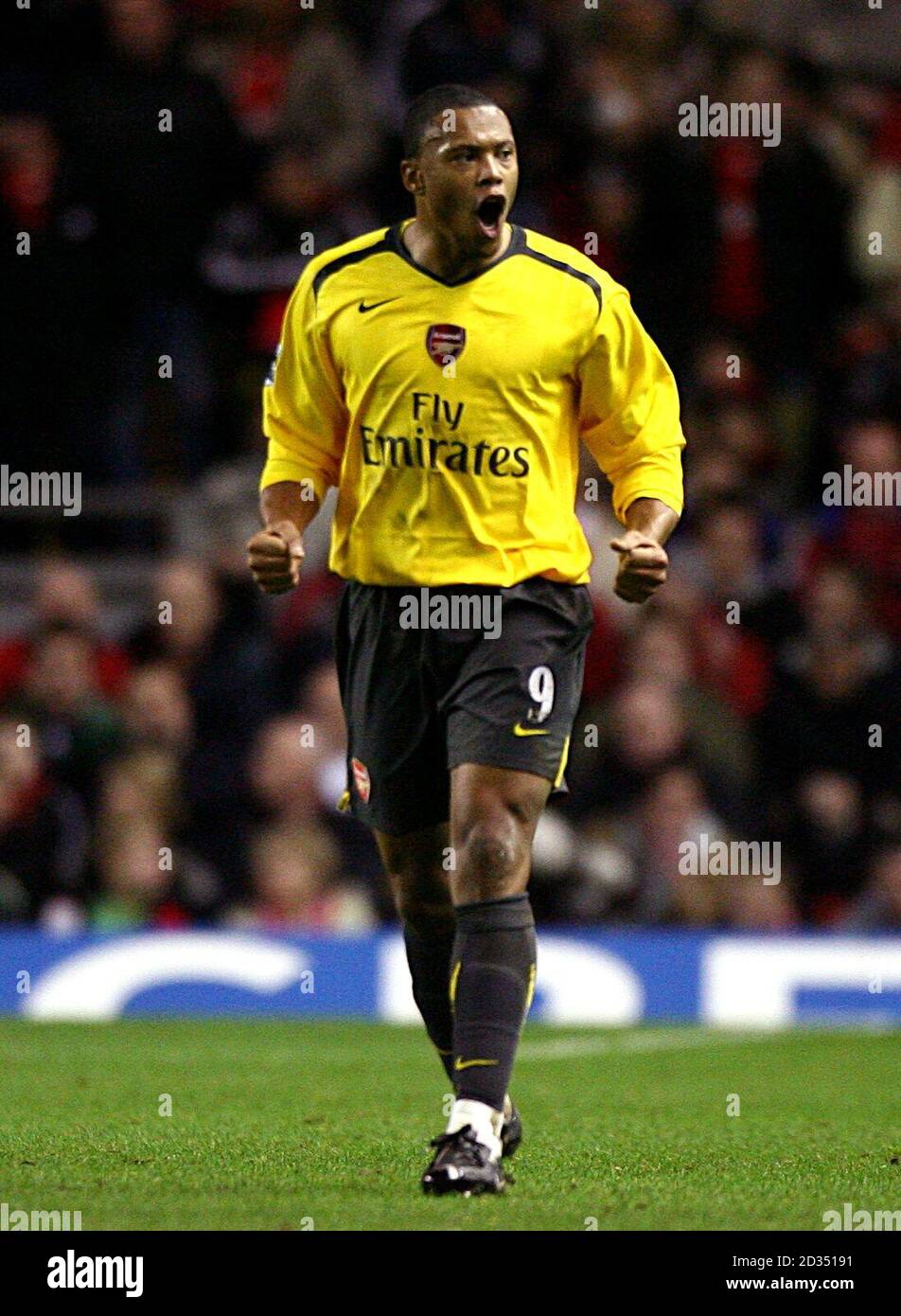 Arsenal's Cesar Julio Baptista celebrates one of his goals Stock Photo ...