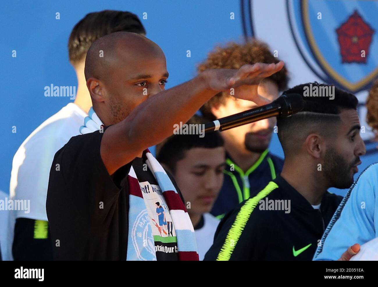 Vincent kompany trophy hi-res stock photography and images - Alamy
