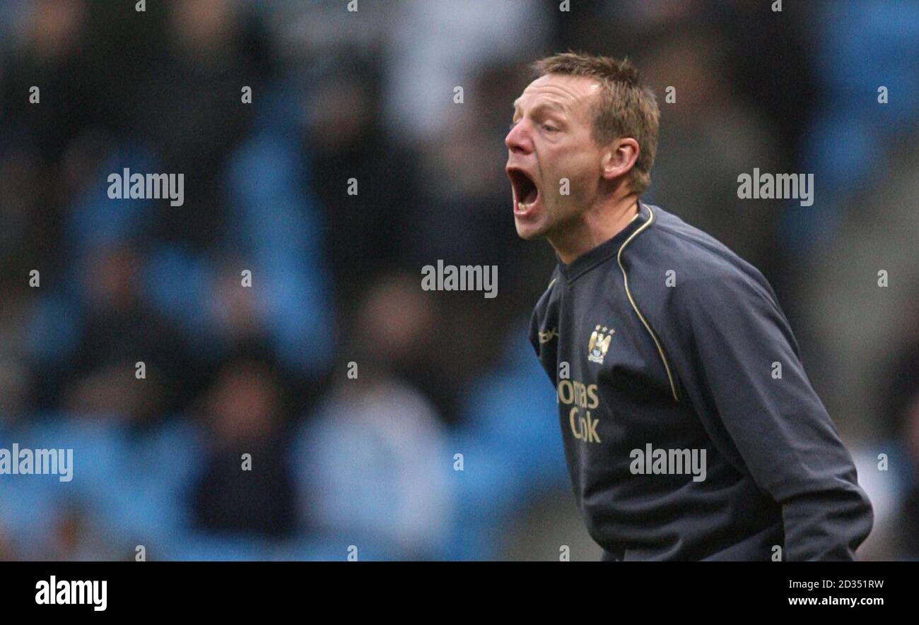 Manchester City manager Stuart Pearce Stock Photo - Alamy