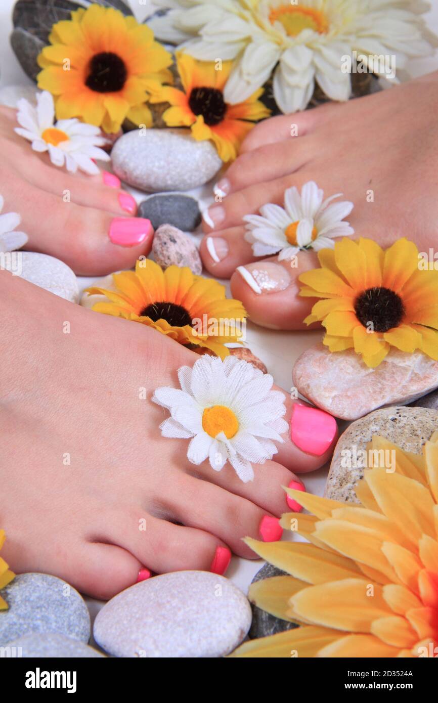 woman legs (pedicure) detail of nails and feets Stock Photo - Alamy