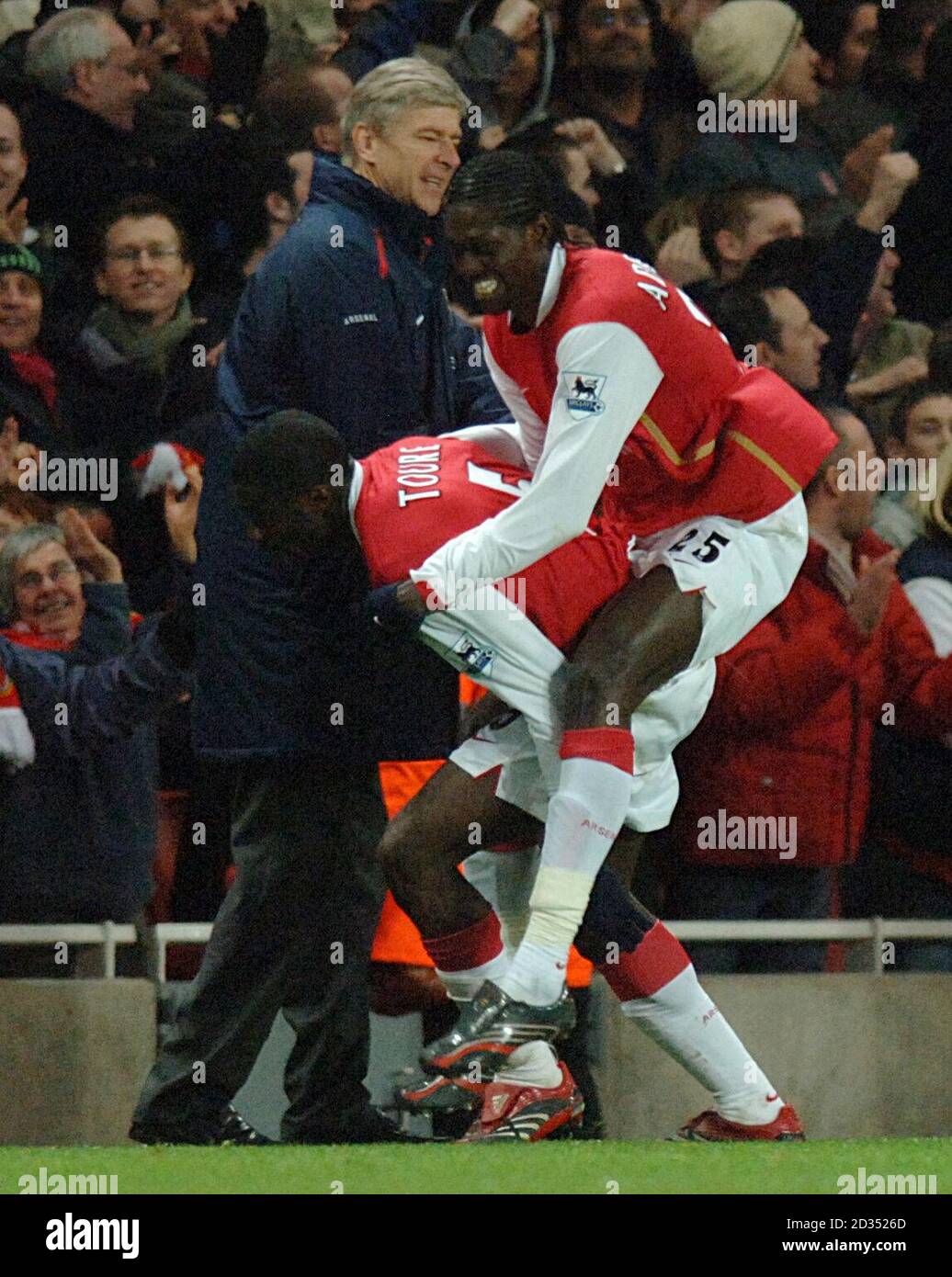 Kolo toure wenger hi-res stock photography and images - Alamy