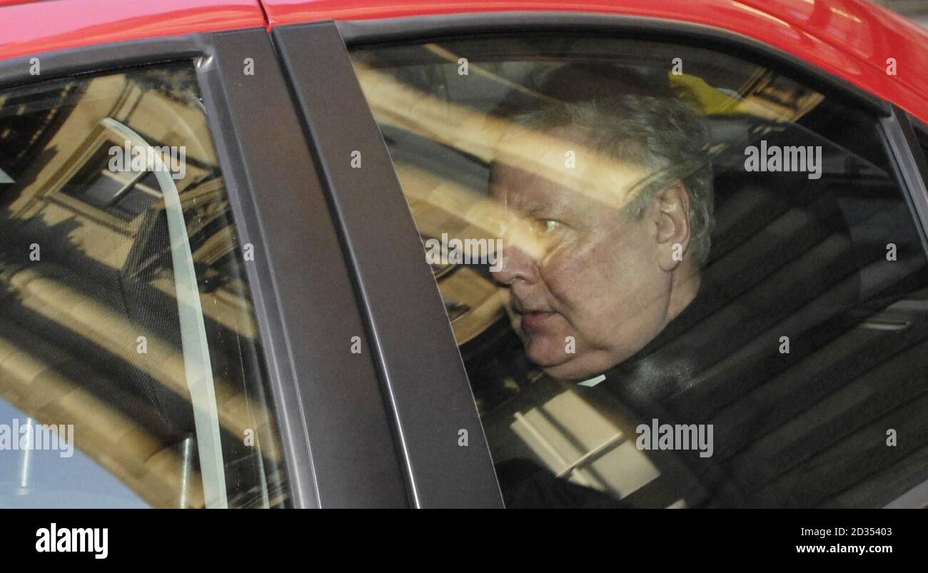 Father garry nugent hi-res stock photography and images - Alamy