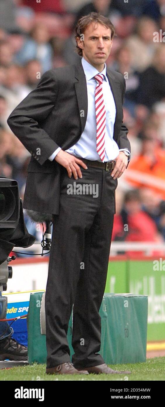 Middlesbrough manager Gareth Southgate on the touchline Stock Photo - Alamy
