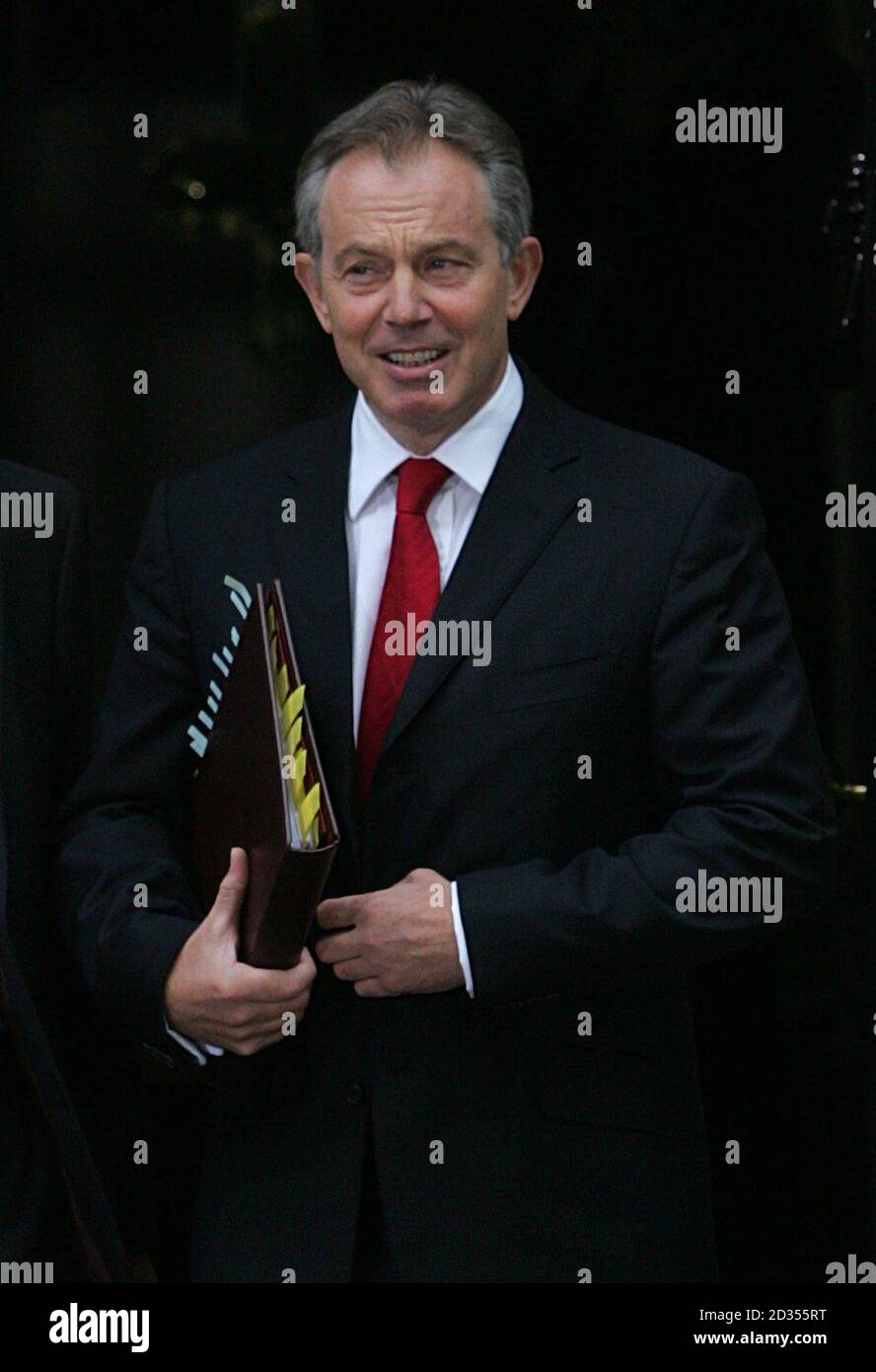 Tony blair june 27 2007 downing street hi-res stock photography and ...