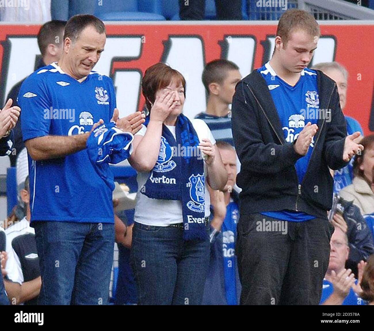 Family of murdered 11 year old Rhys Jones, mother Melanie and father ...