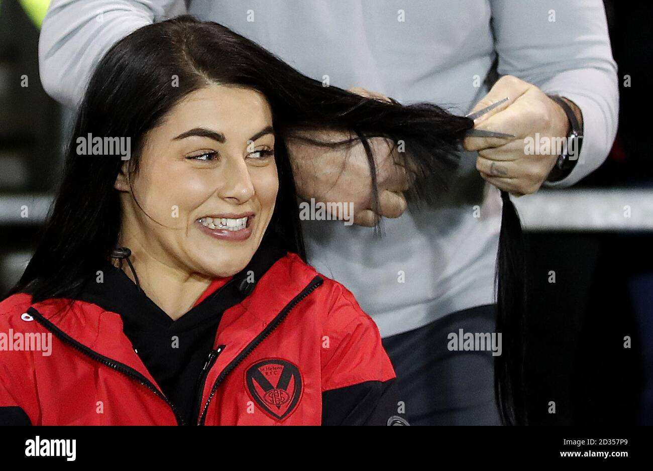 St Helens Saints Women's captain Emily Rudge has her hair cut by former ...