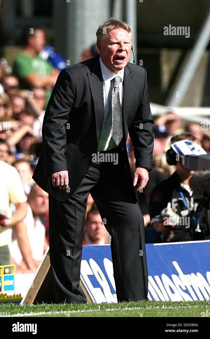 Bolton wanderers manager sammy lee hi-res stock photography and images ...