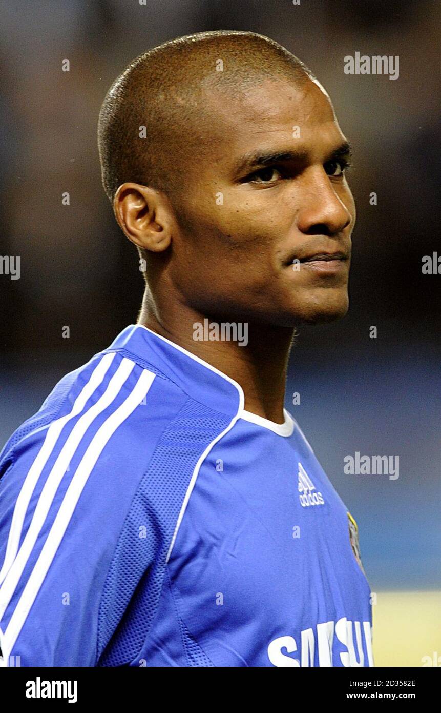 Florent Malouda, Chelsea Stock Photo - Alamy