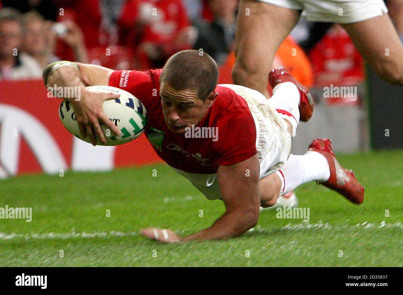 Tryline hi-res stock photography and images - Alamy