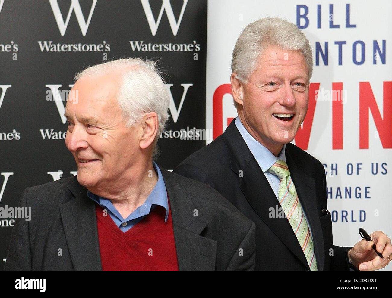 Former us president bill clinton signs copies new book hi-res stock ...