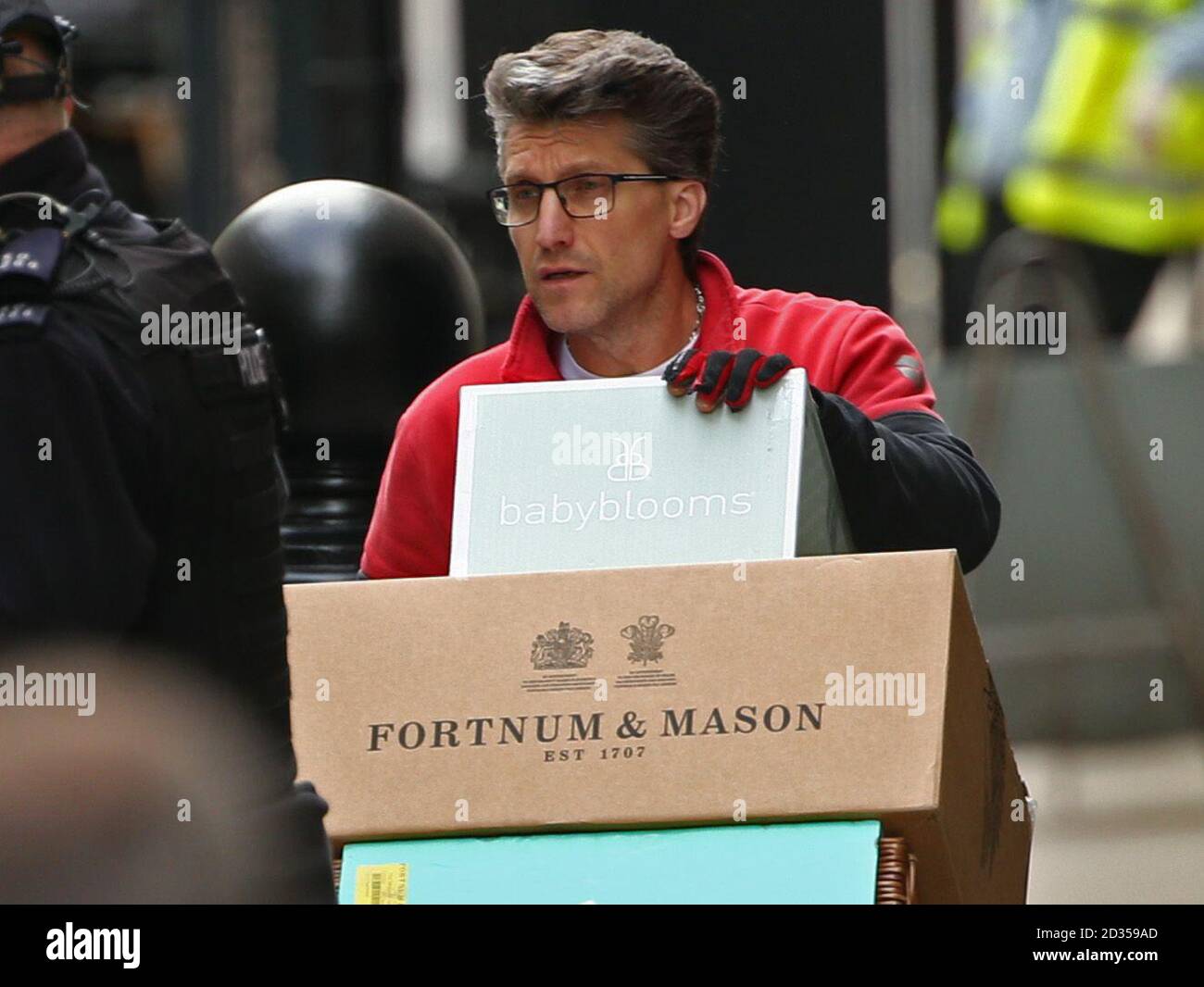 Parcels and a hamper from Fortnum and Mason are delivered to No 10 ...