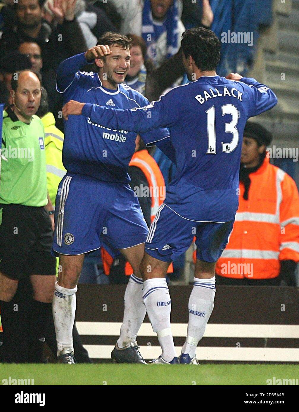 Chelseas andriy shevchenko celebrates his goal hi-res stock photography ...