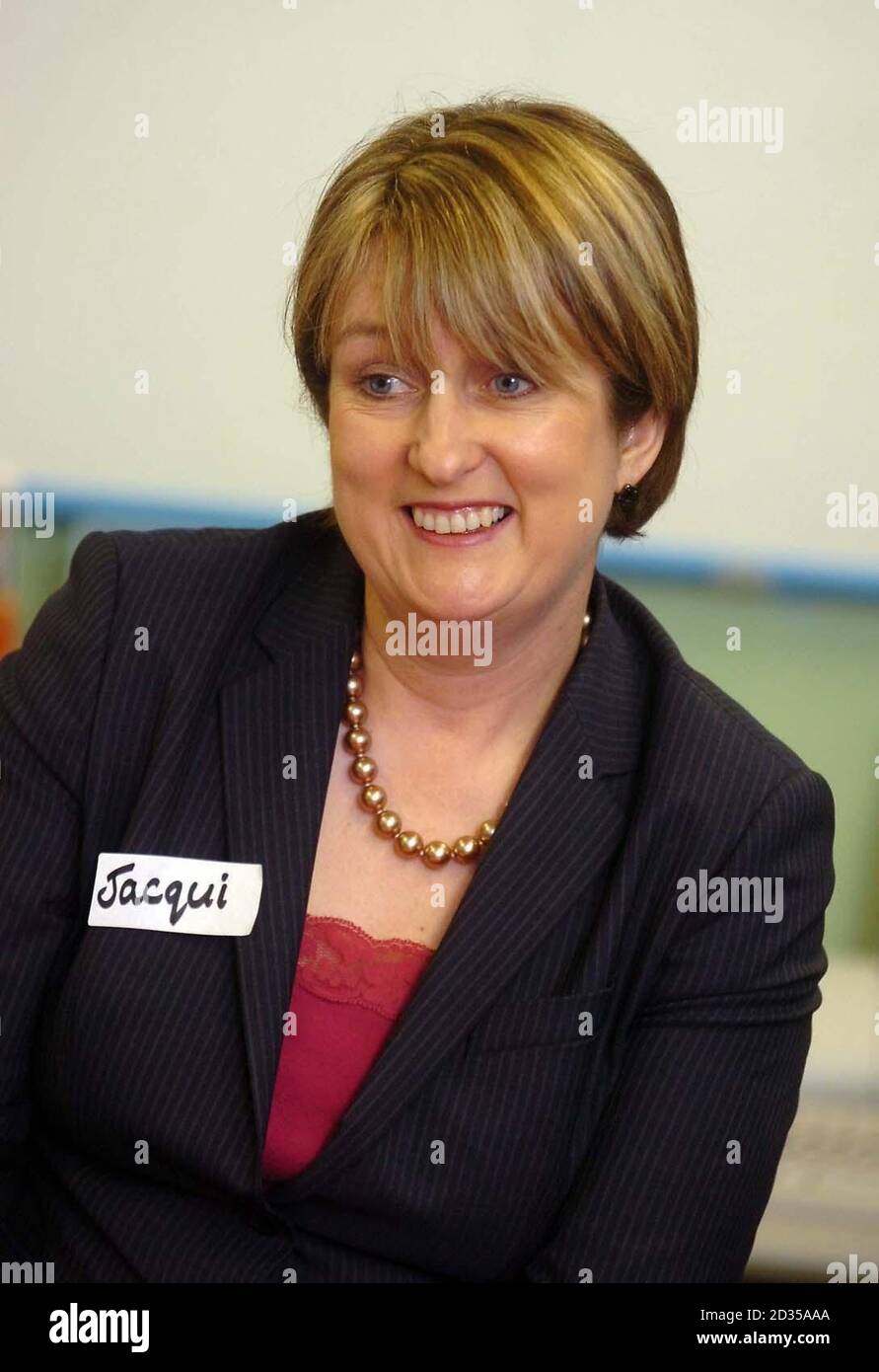 Home Secretary Jacqui Smith chats to pupils from Croxteth Community ...