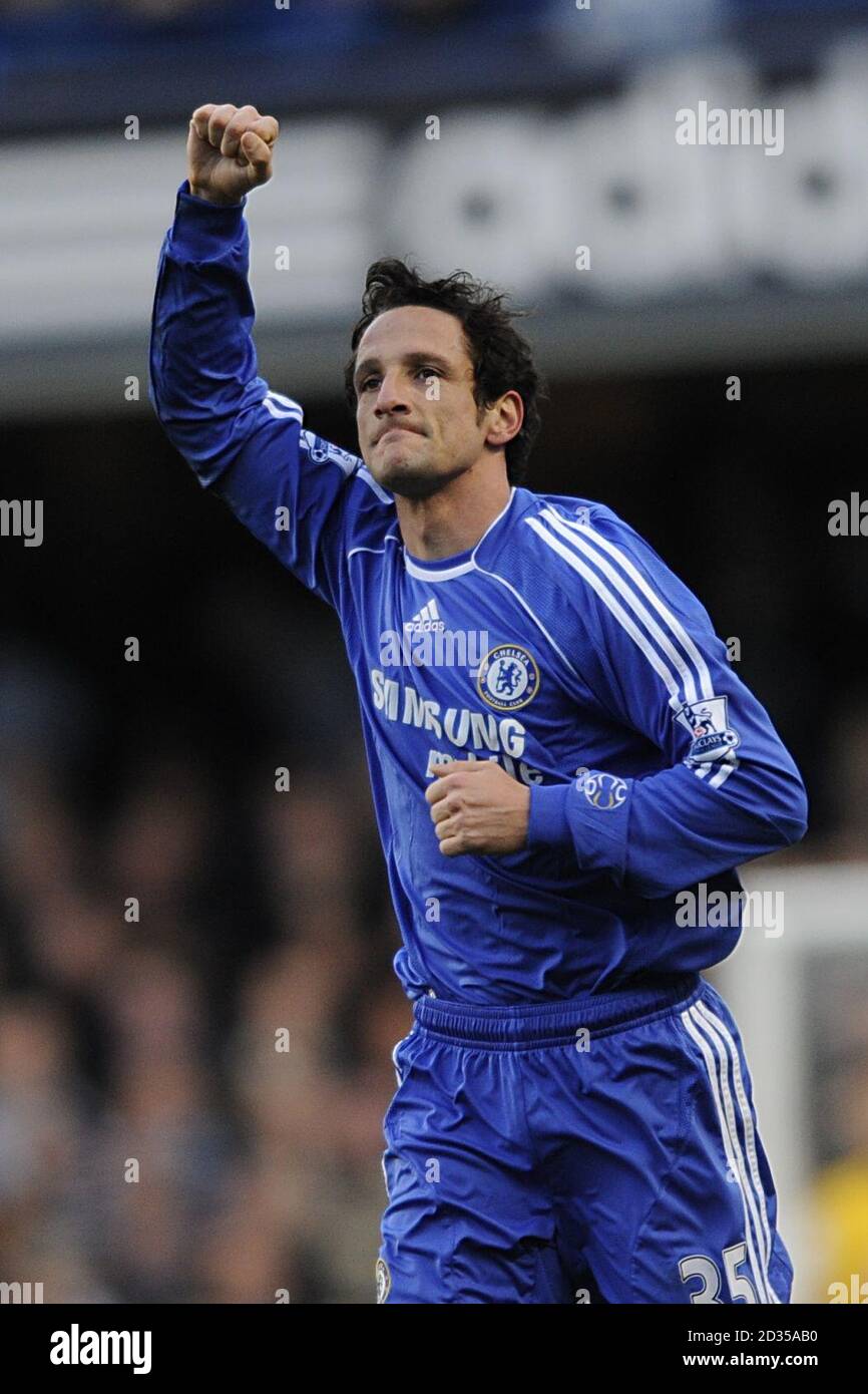Chelsea's Juliano Belletti celebrates after scoring the opening goal ...