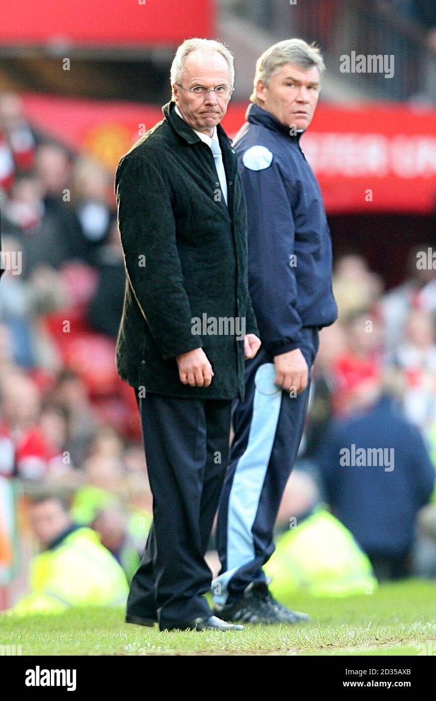 Manchester City manager Sven Goran Eriksson (l) and coach Derek ...