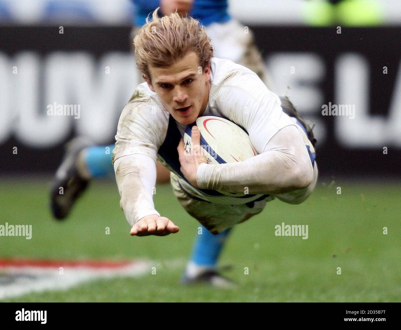 France's Aurelien Rougerie scores thier third try during the RBS 6 ...