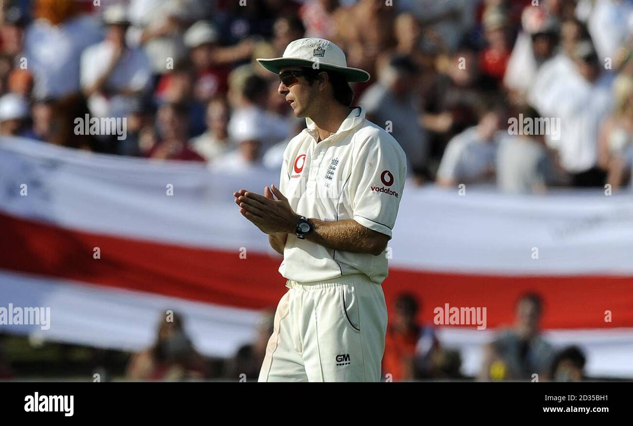 England cricketer michael vaughan hi-res stock photography and images ...