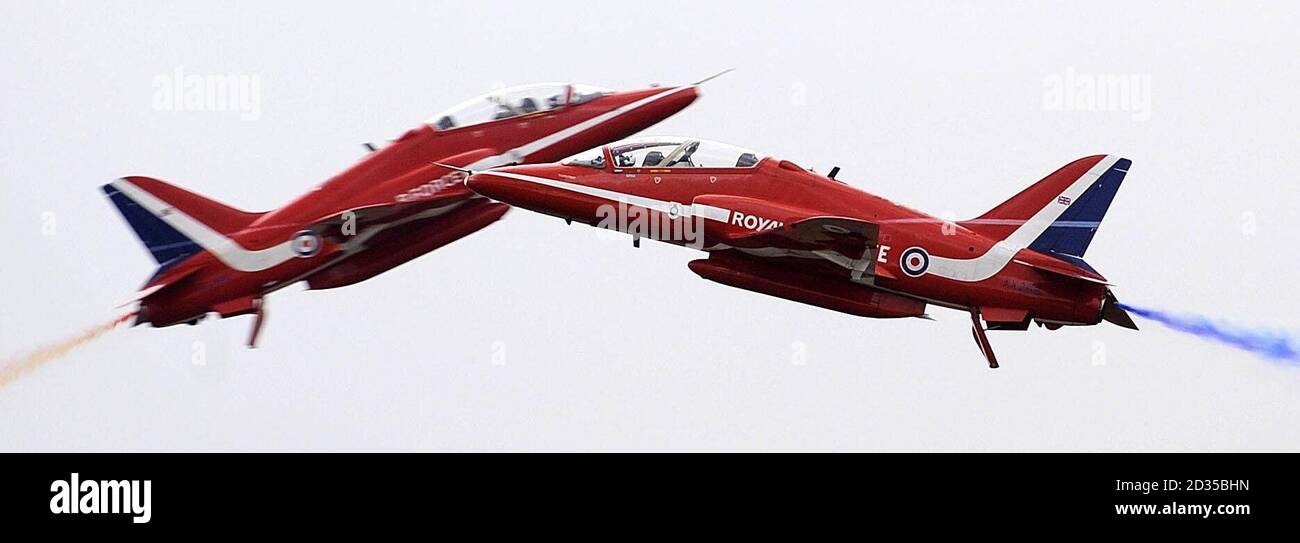 The Red Arrows perform their first 2008 display practice in the skies ...