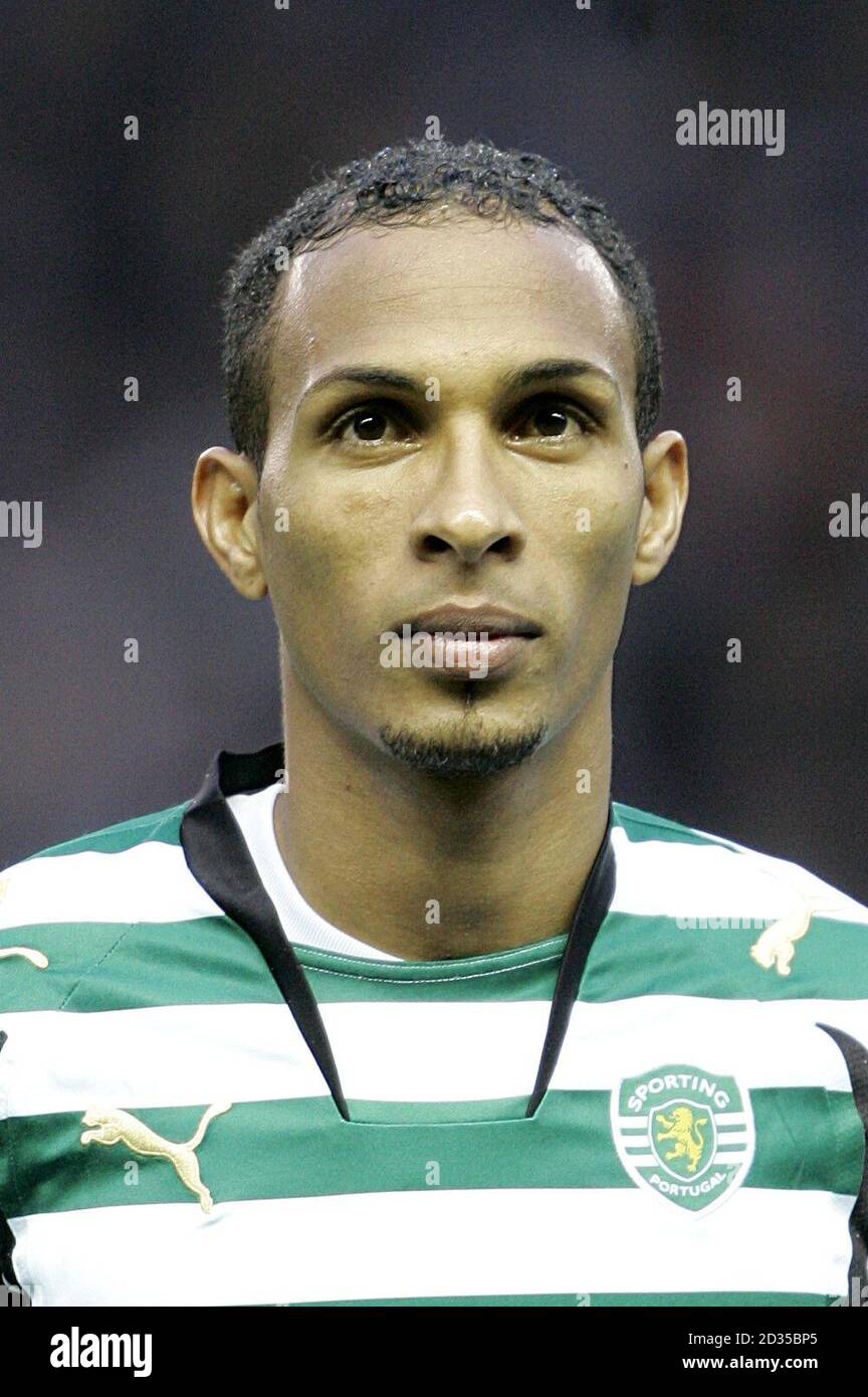 Liedson hi-res stock photography and images - Alamy