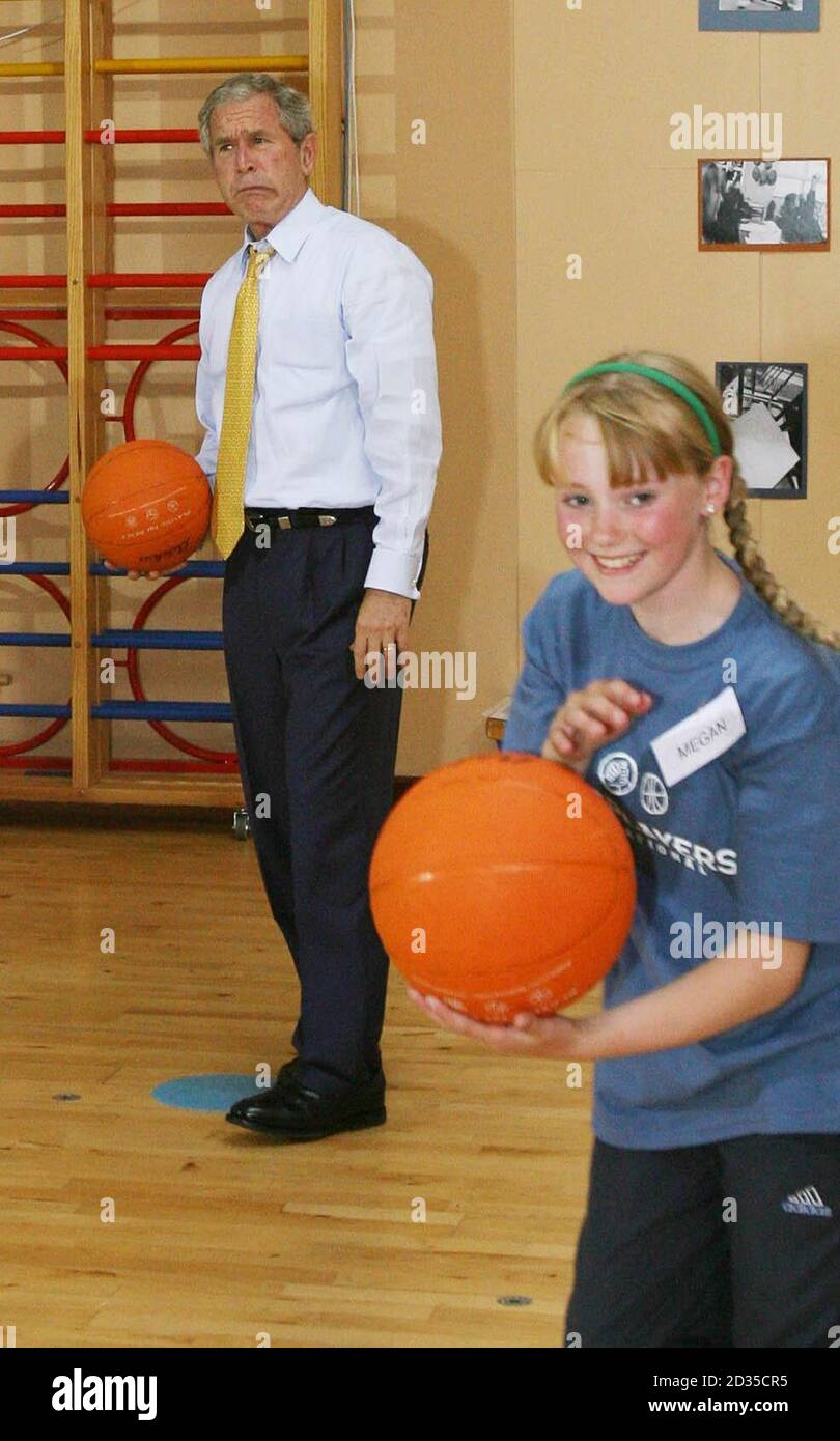 United president george bush smile hi-res stock photography and images ...