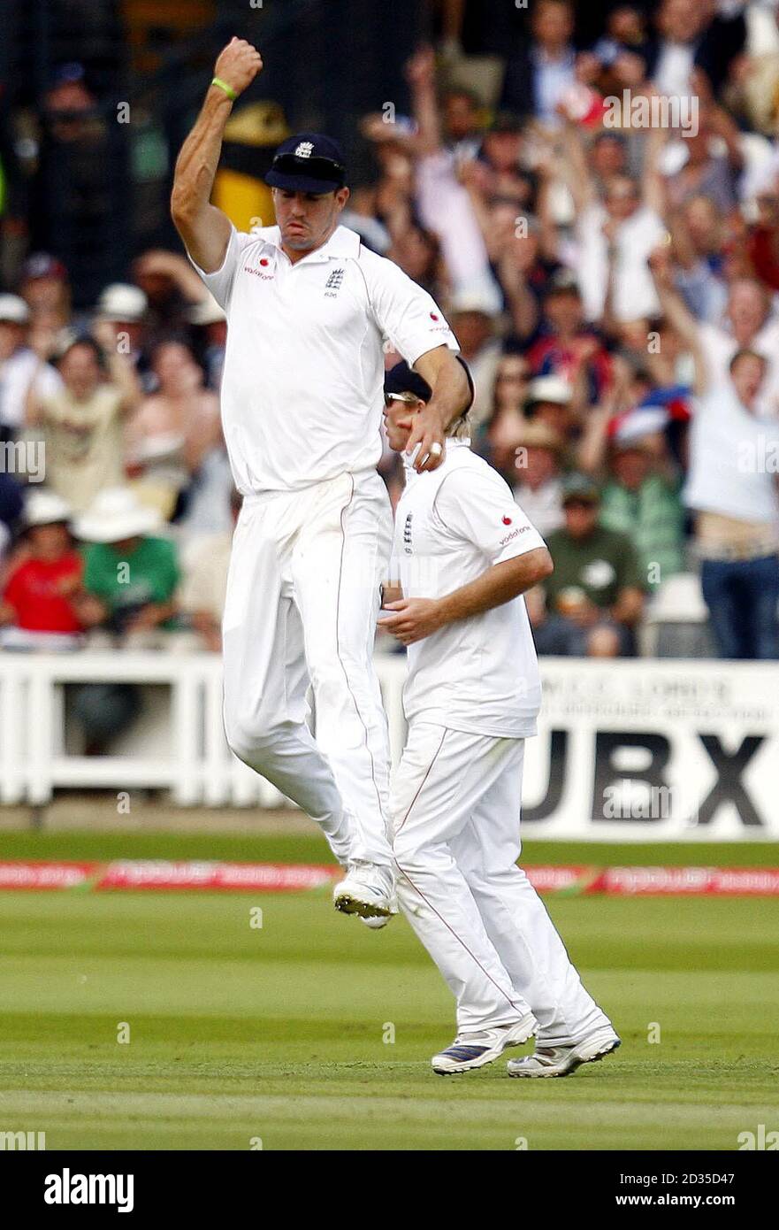 England's Kevin Pietersen celebrates South Africa's Graeme Smith taking ...