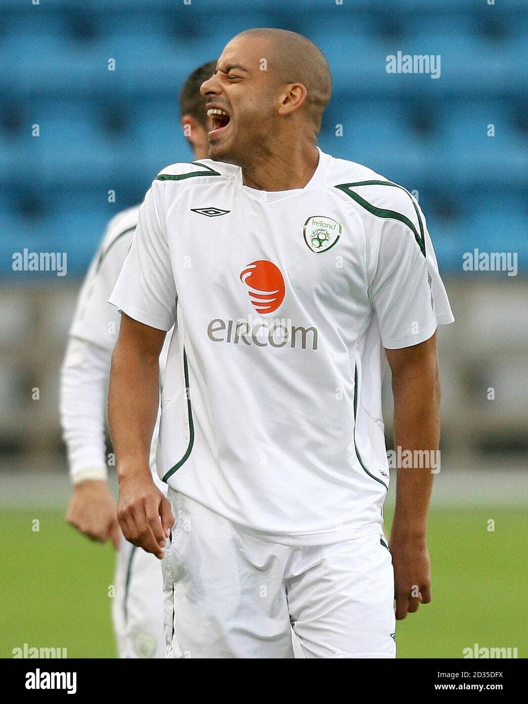 Republic irelands stephen reid during hi-res stock photography and ...